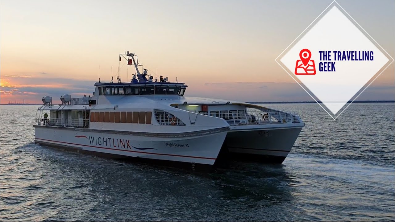 Wight Ryder 2 leaving Ryde - YouTube