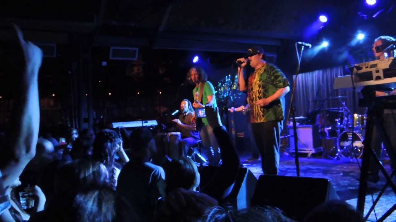 Natural Vibrations (Natty Vibes) performs "Put a Little Love" Live ...