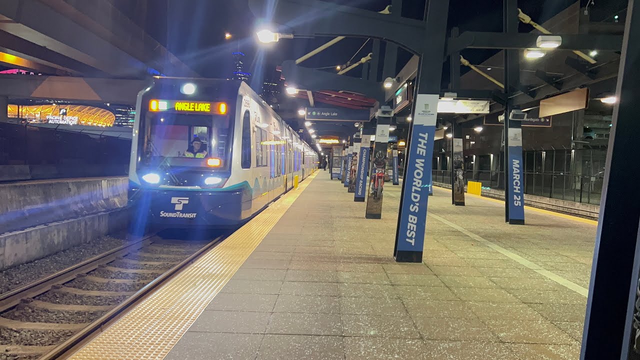 Sound Transit Link Light Rail Late Night Action With Siemens Test Train ...