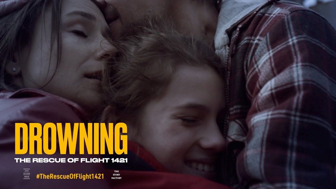 Drowning: The Rescue of Flight 1421 | T.J. Newman | Trailer 7 - YouTube