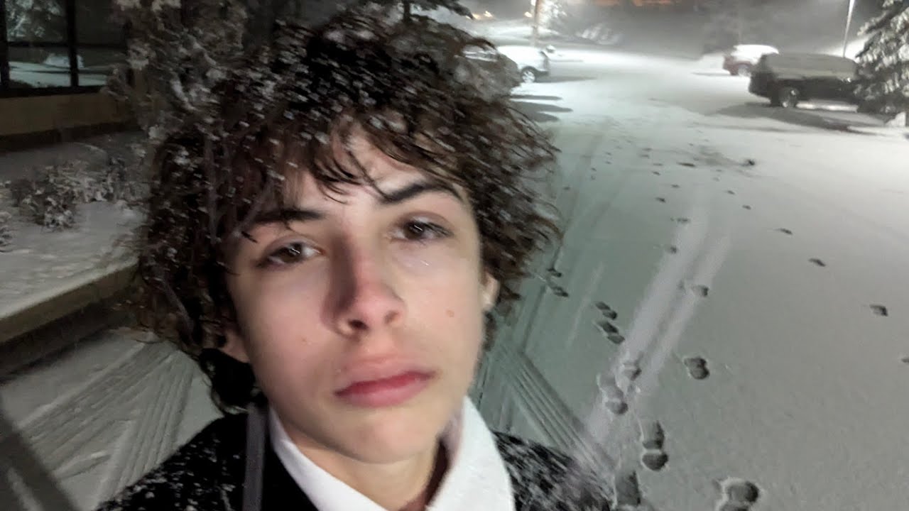 watching scary videos with coryxkenshin! - YouTube