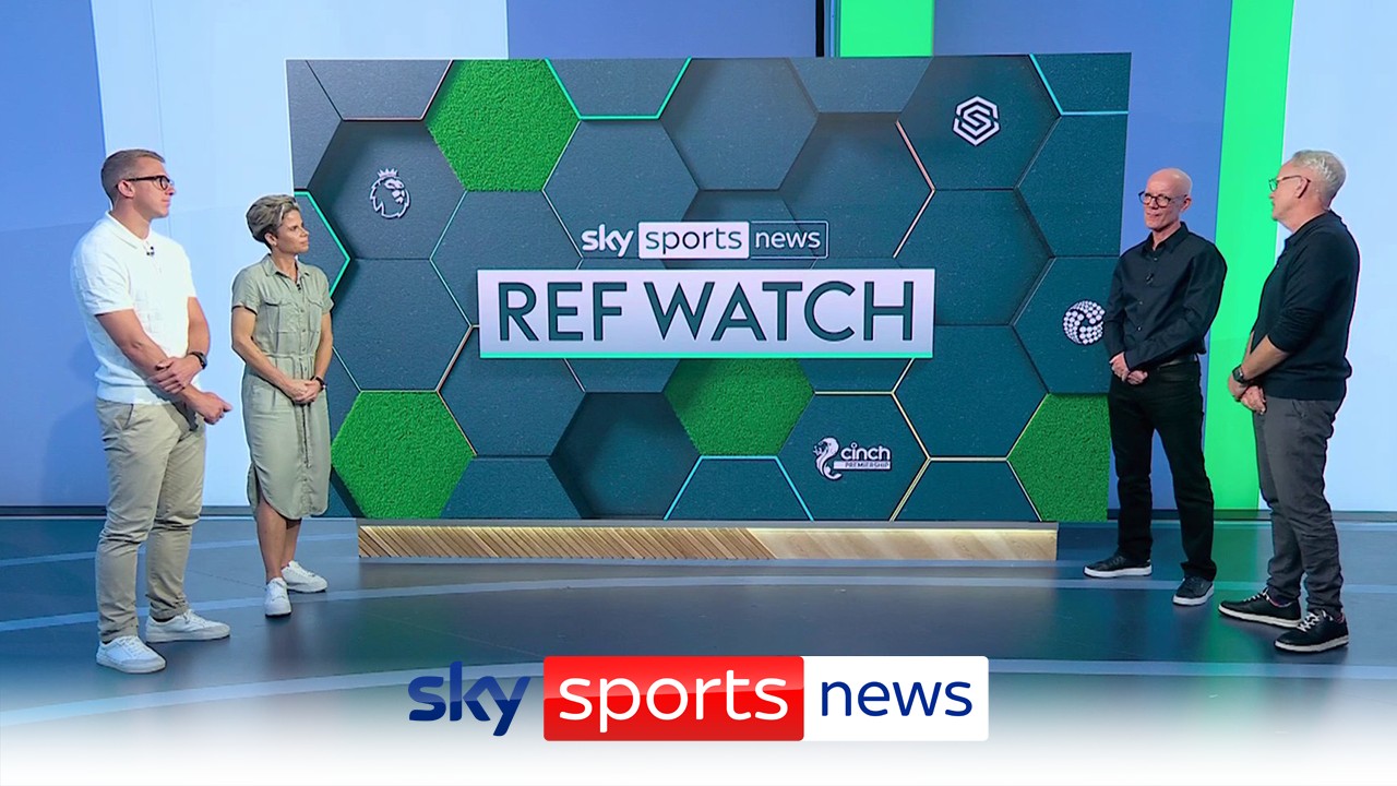 Should ex-pros be involved in VAR decisions? | Paul Merson-Mike Dean ...