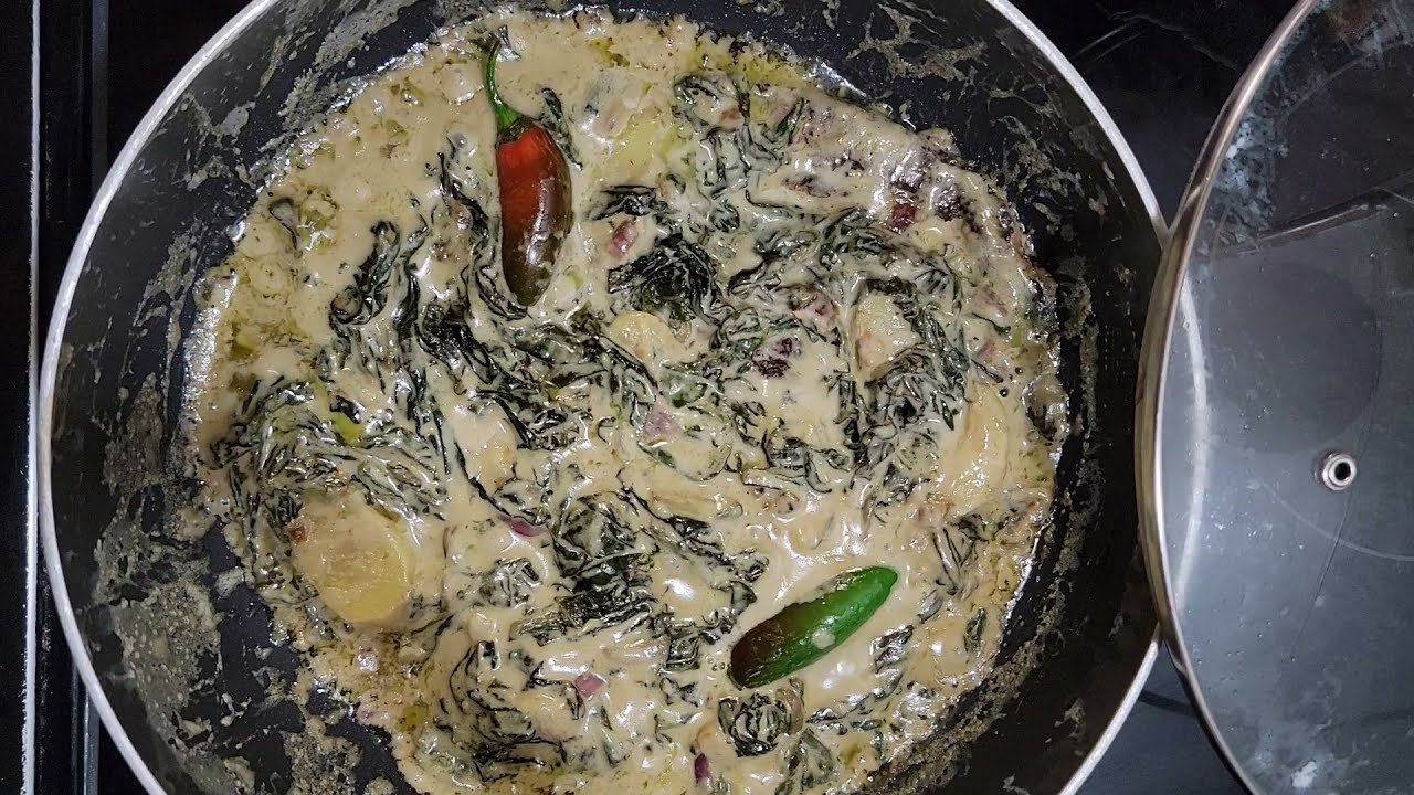 Cooking mode Taro Vegetables (Laing, ginataang gabi) from my garden in ...