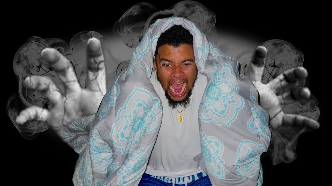 ACTING SCARED OF THE DARK PRANK ON GIRLFRIEND...*HILARIOUS* - YouTube