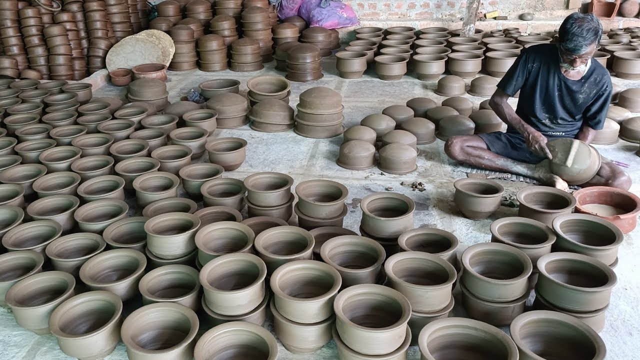 నాలుగు లీటర్ల అటుకులు మూడు లీటర్లు ఒక లీటర్😲 clay pot making natural ...