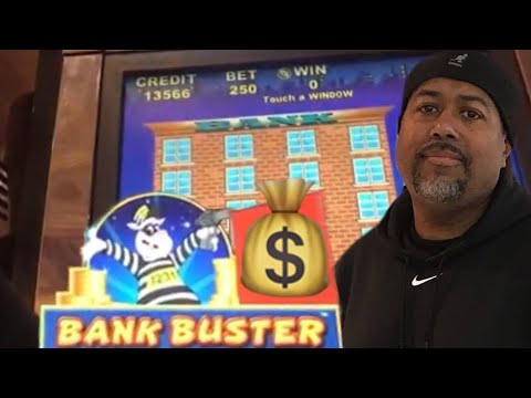 Live play on the Bank Buster slot machine, max bet $2.50 a spin💰💰💰💰💰💰💰💰 ...