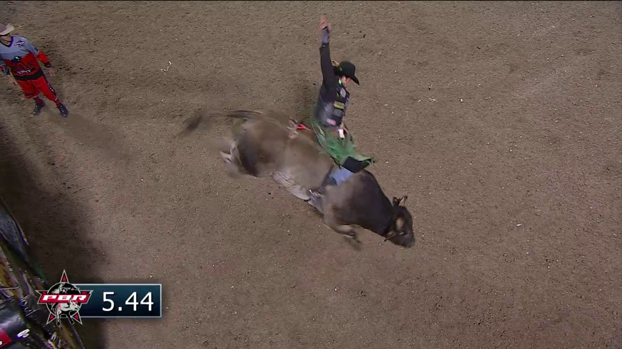EVENT WINNER J B Mauney rides SweetPro's Bruiser for 94.25 points - YouTube