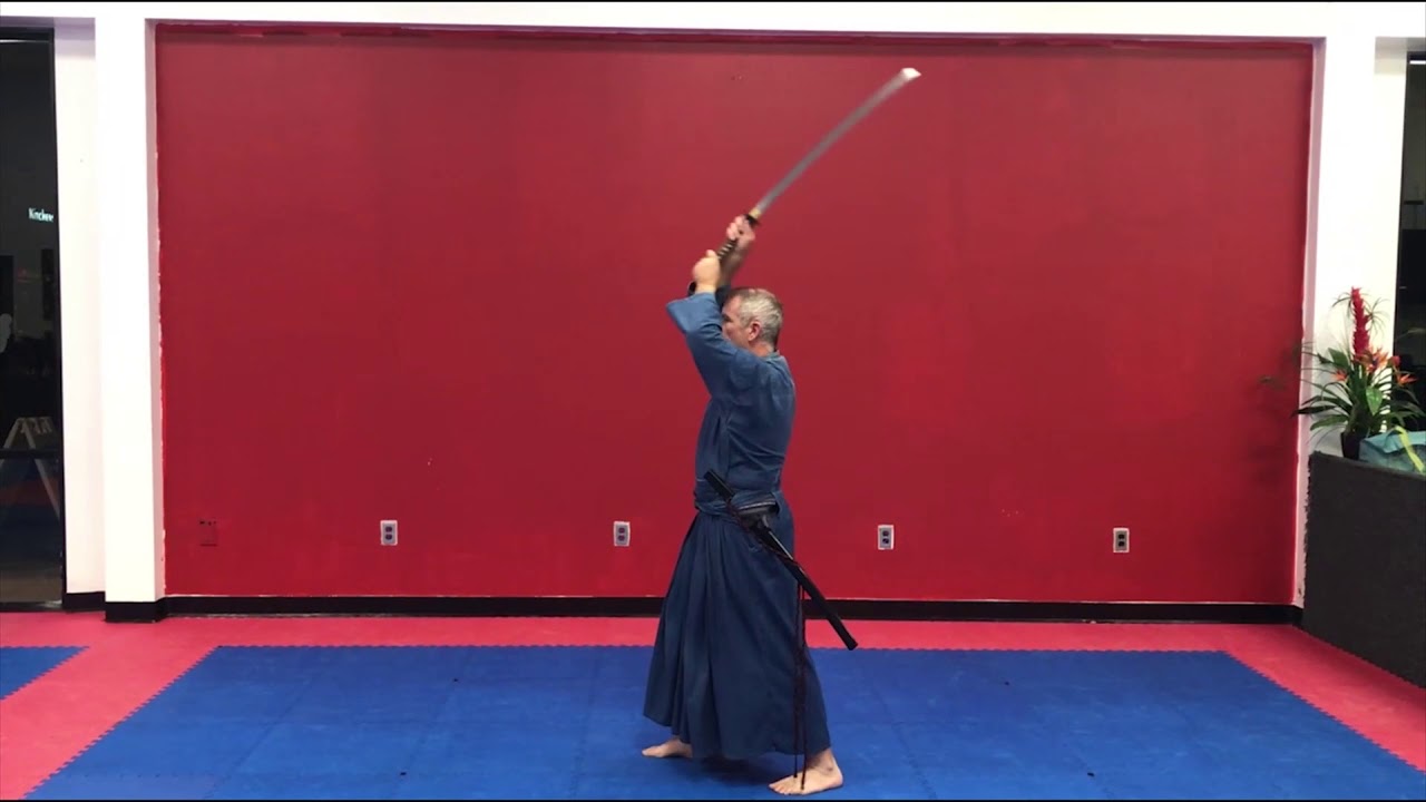 8 basic striking techniques with a Japanese sword. - YouTube