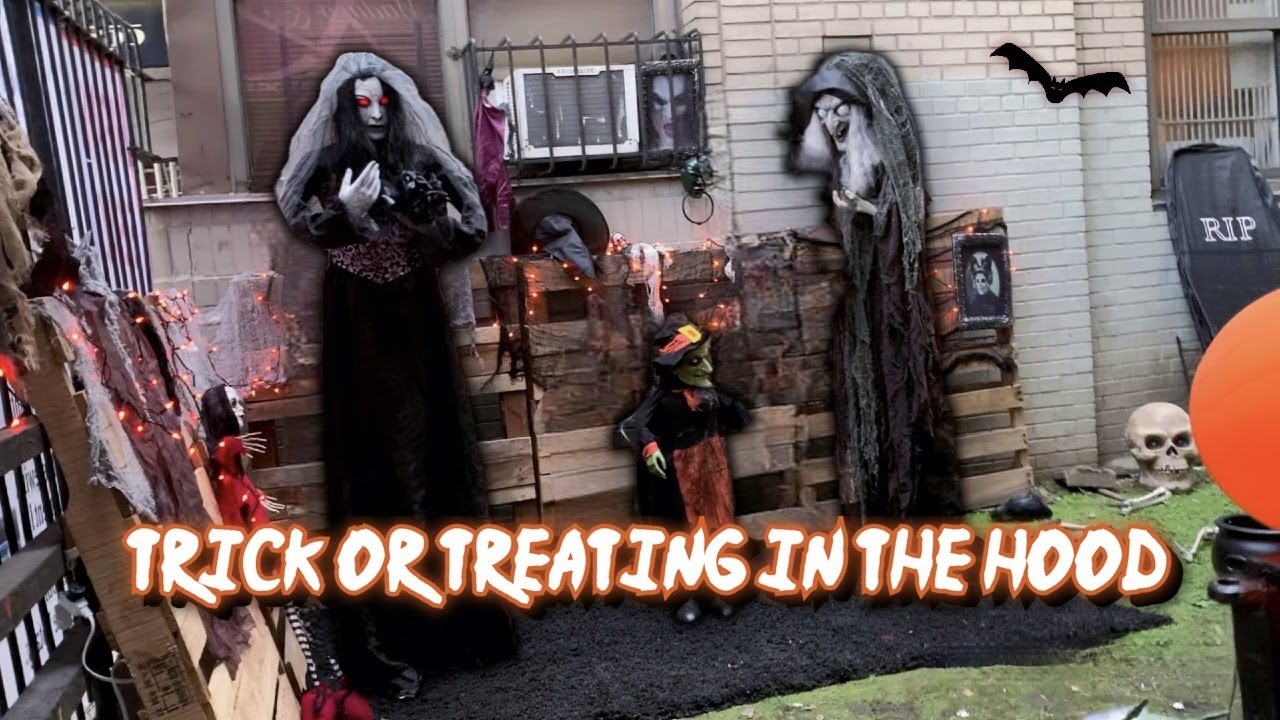 Trick Or Treating 🎃 Halloween Night... Scary Good Time 👻 - YouTube