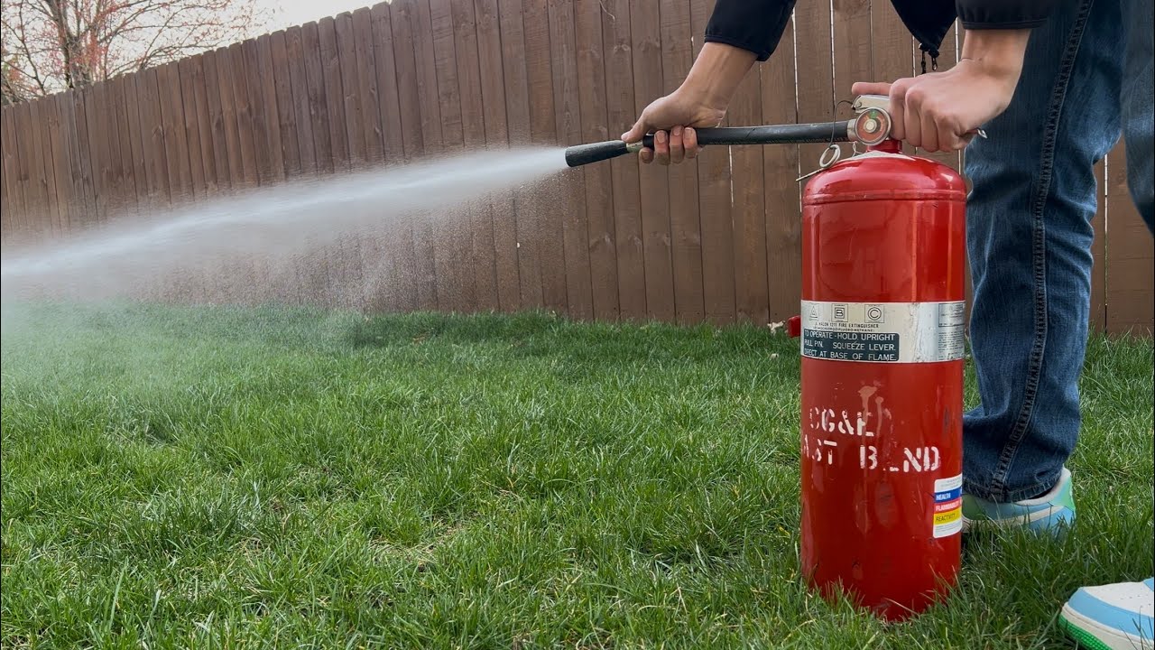 Amerex 17lb Halon 1211 Fire Extinguisher - YouTube
