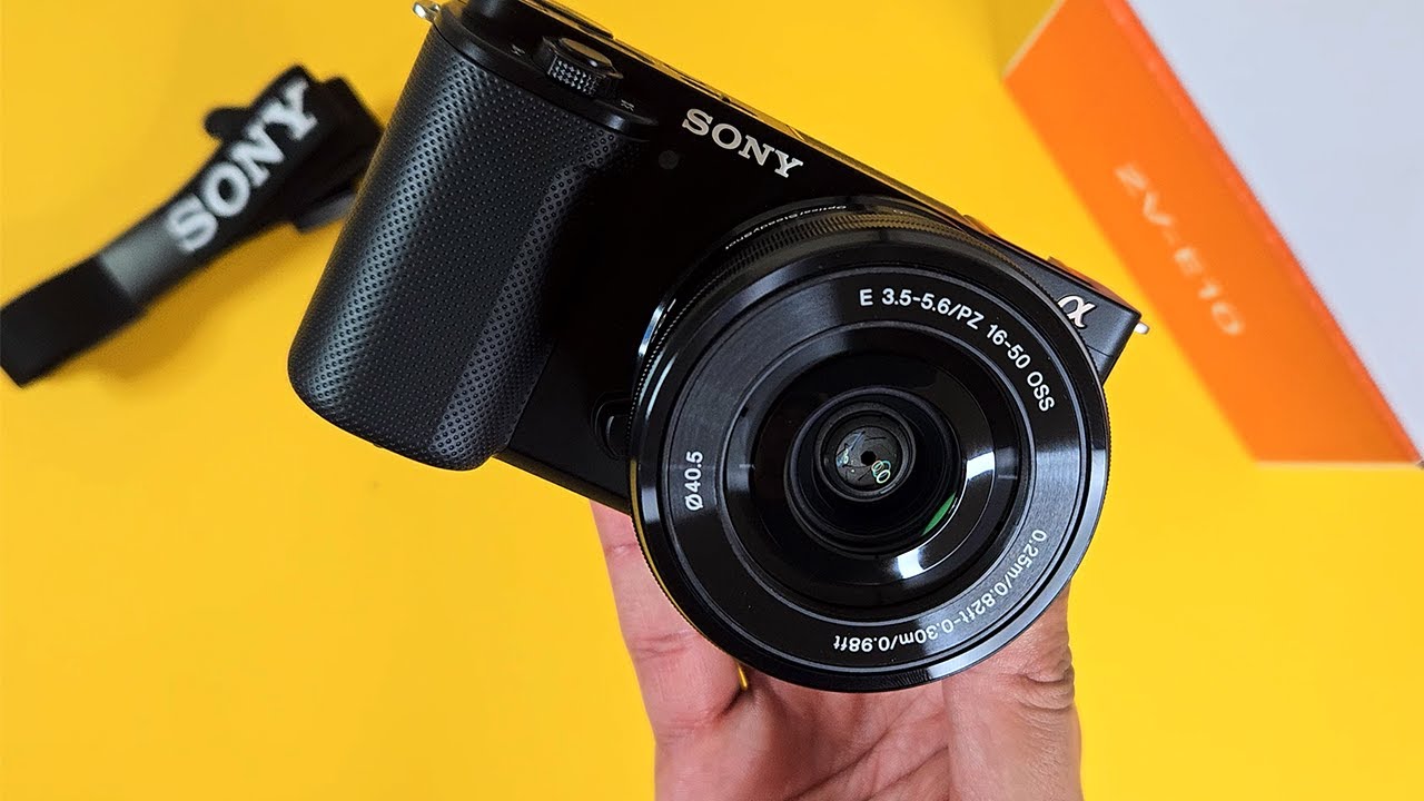 Sony ZVE-10 Unboxing - YouTube