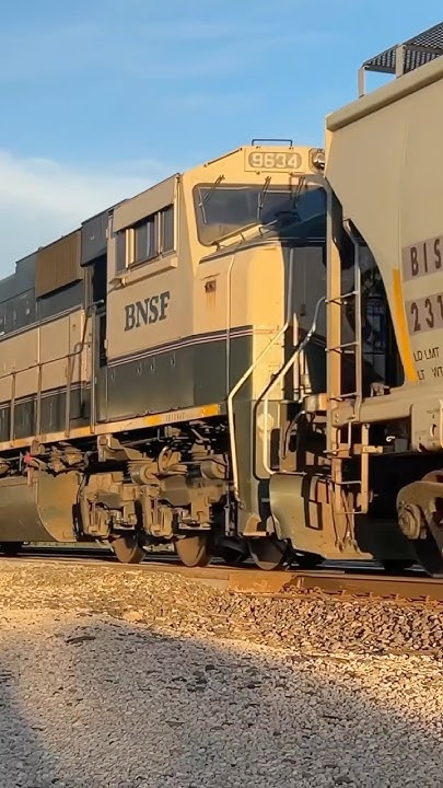 BNSF Executive SD70MAC trails fast moving BNSF Tanker train! #bnsftrains #bnsfrailway #bnsf ...
