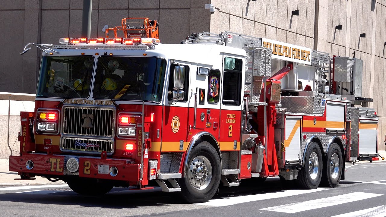 Philadelphia Fire Department Tower Ladder 2 & Battalion 4 Responding ...