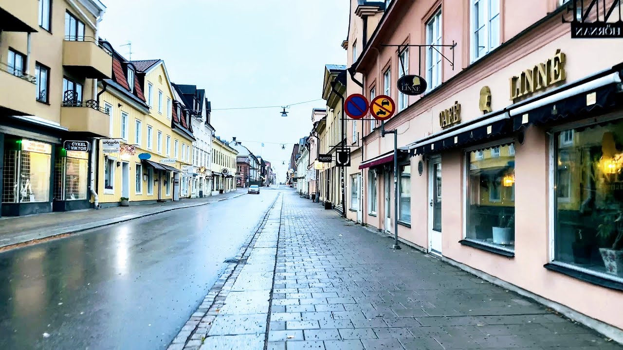 Swedish streets: walking Svartbäcksgatan,Uppsala, on a grey November ...