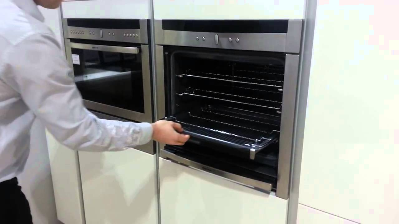 Neff Telescopic FlexiRail® System - YouTube