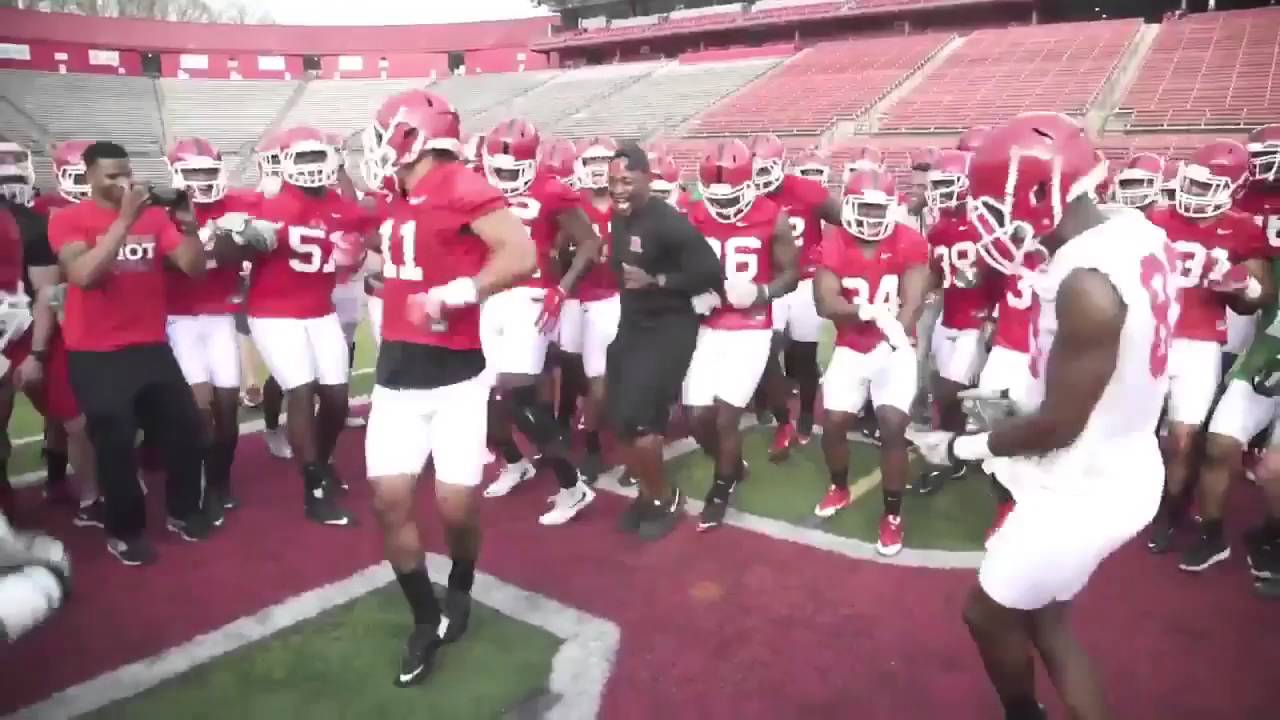 Great Dance American Football Players. You Have to See It - YouTube