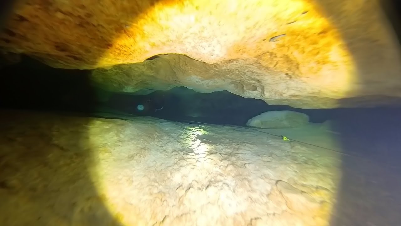 Cave Diving Peacock Springs Part 1- Beyond the breakdown room - YouTube