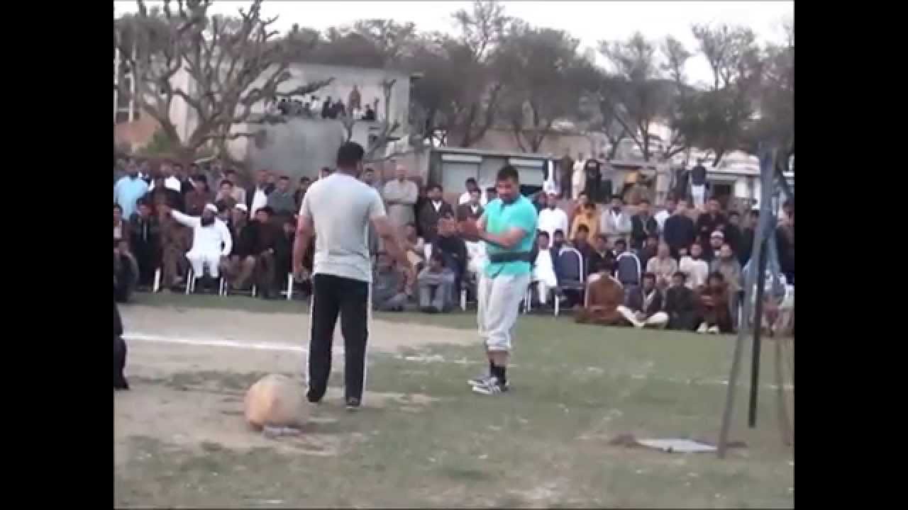 Pelwaan Raffi Farman Potha Sher Lifts 180kg Stone - YouTube