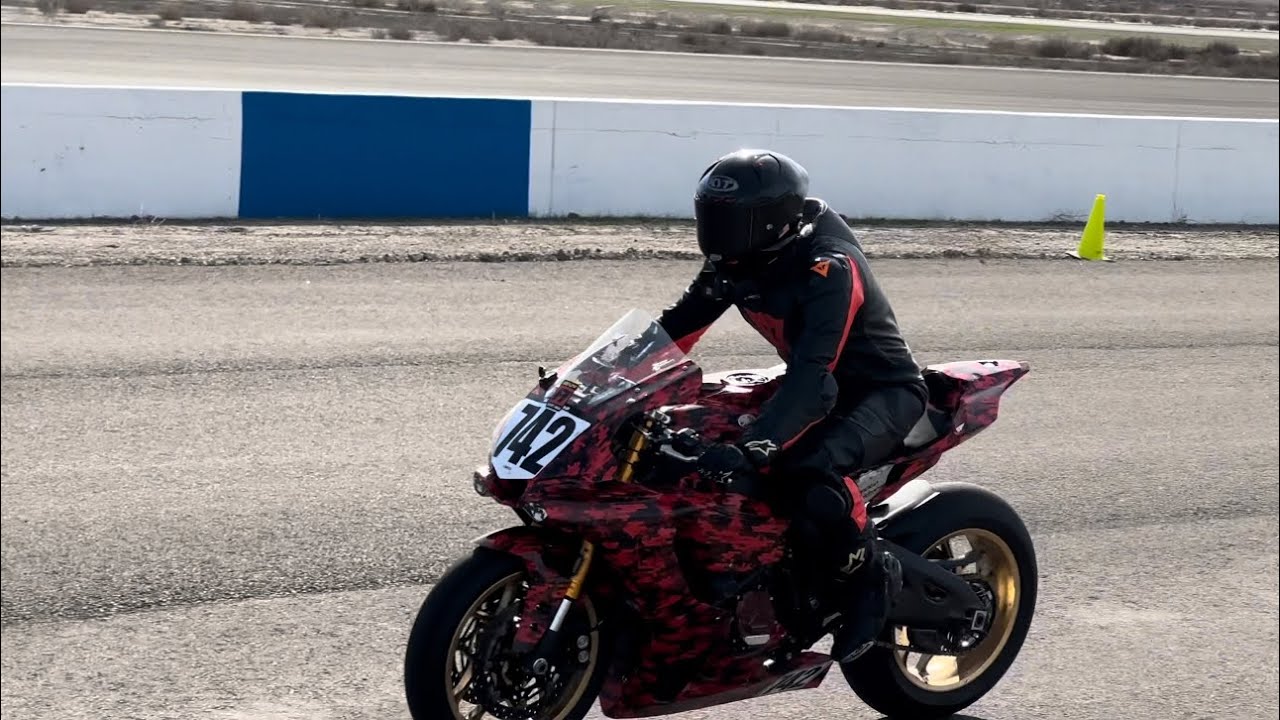 Track day New Circuit at Buttonwillow Raceway with Trackdaz Yamaha R1 ...