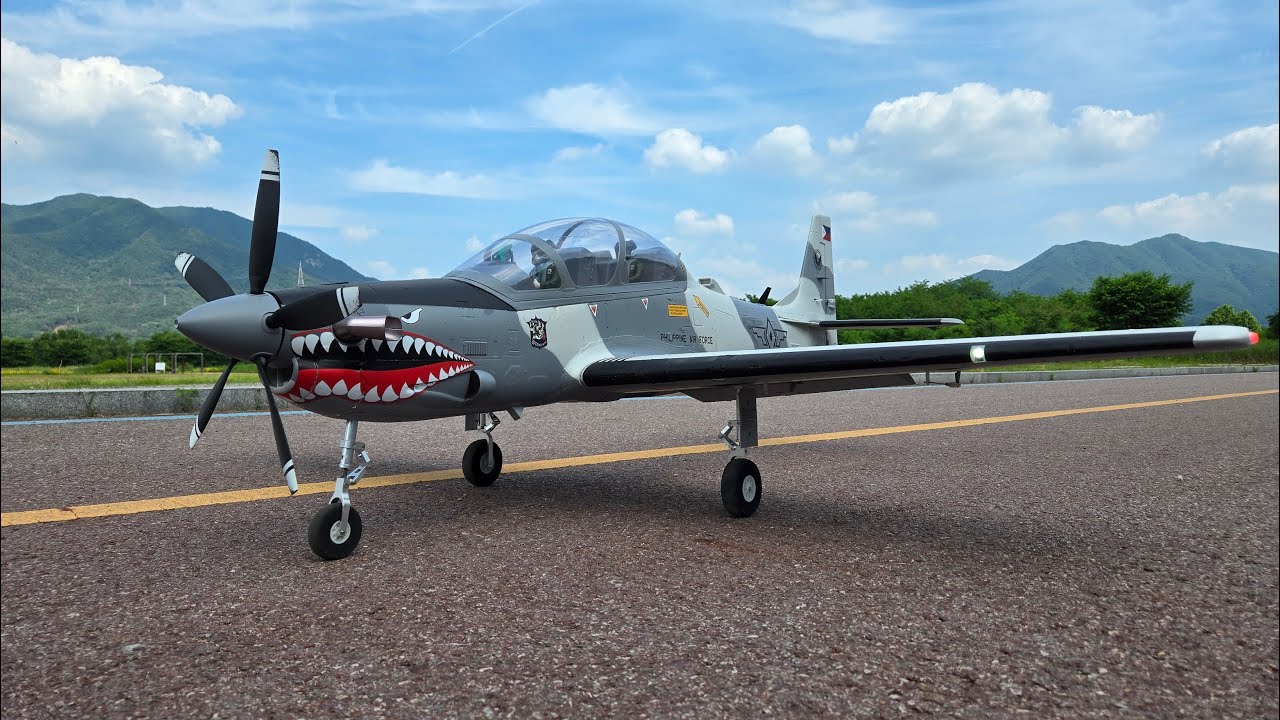 Avios Super Tucano - Canopy Ejection & Emergency Landing - YouTube