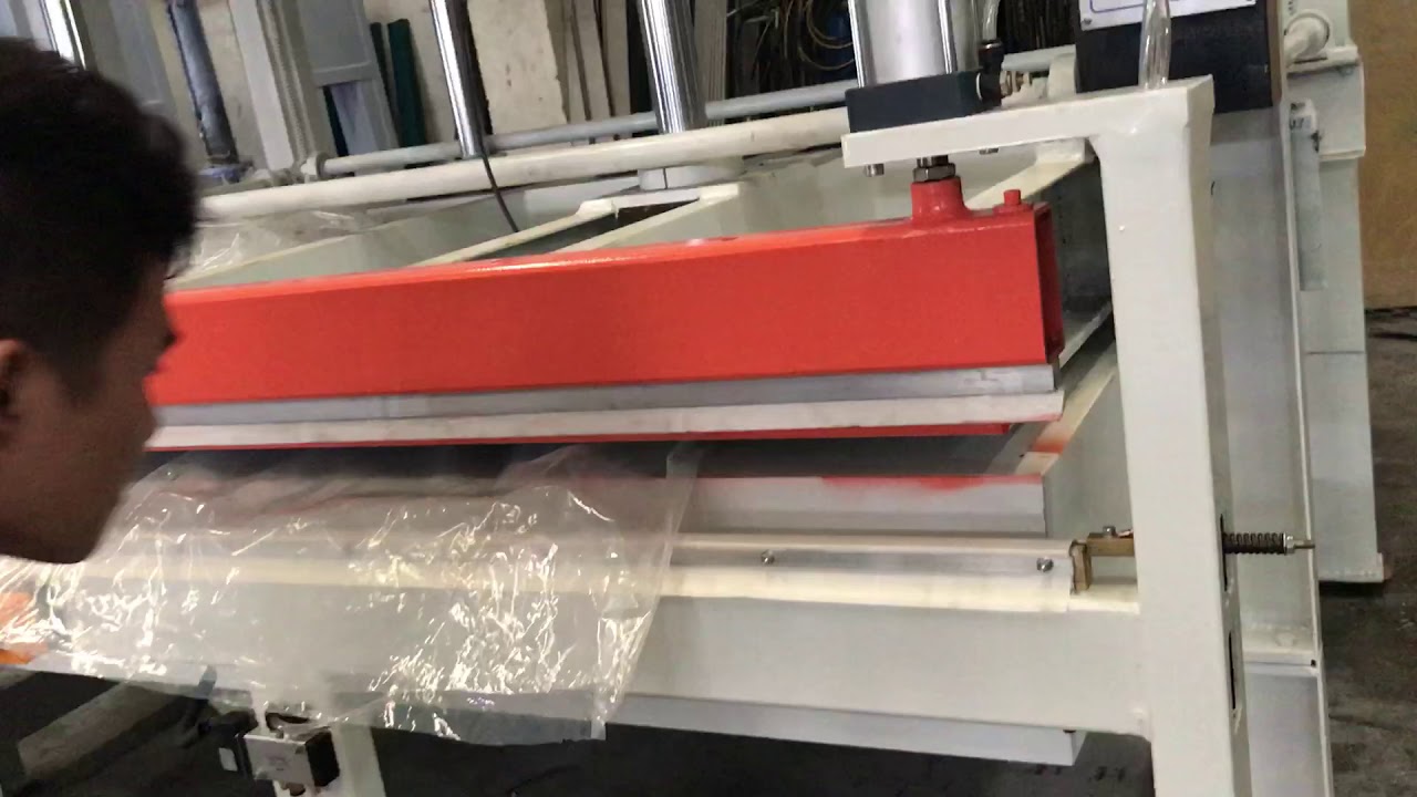 Everen mattress compressing machine - YouTube