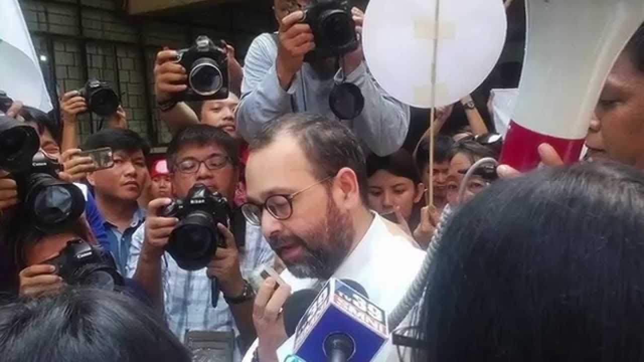 Hon. Chito Gascon - Human Rights Forum 2015 Tribute - YouTube