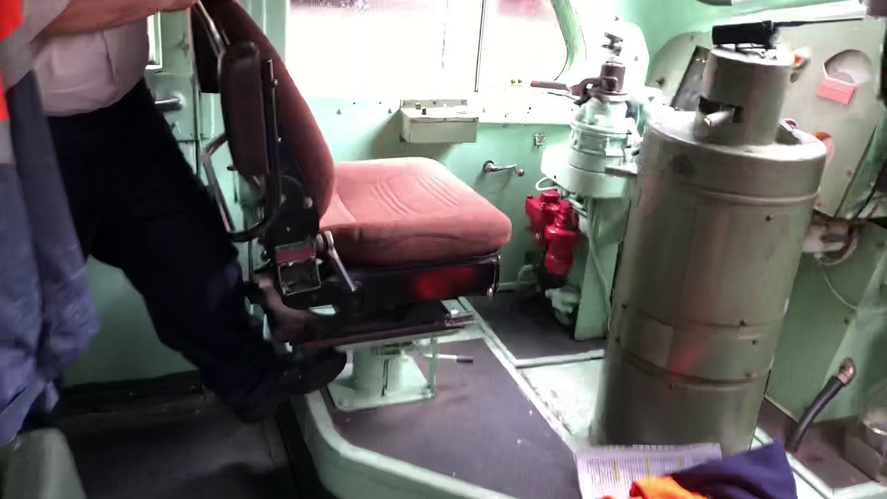 Class 42 4201 drivers cab - YouTube