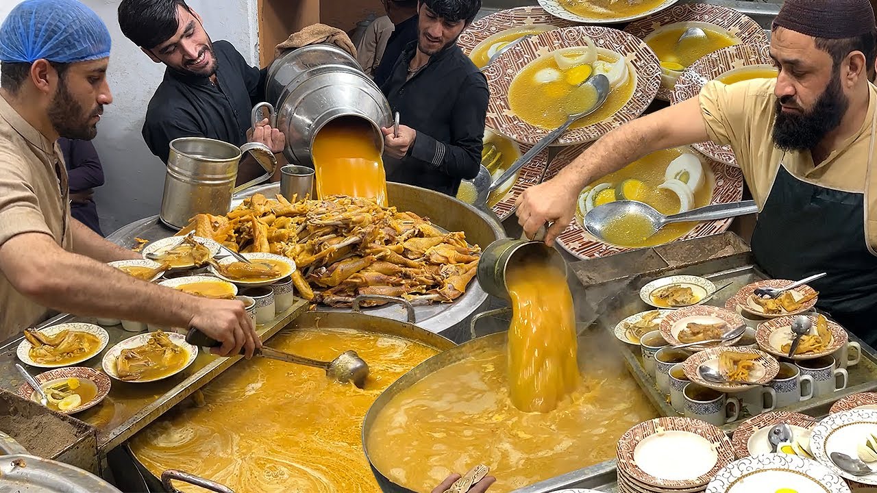 Afghani Pathan Selling Yakhni Soup Rs 40 Only | Pakistani Street Drink ...