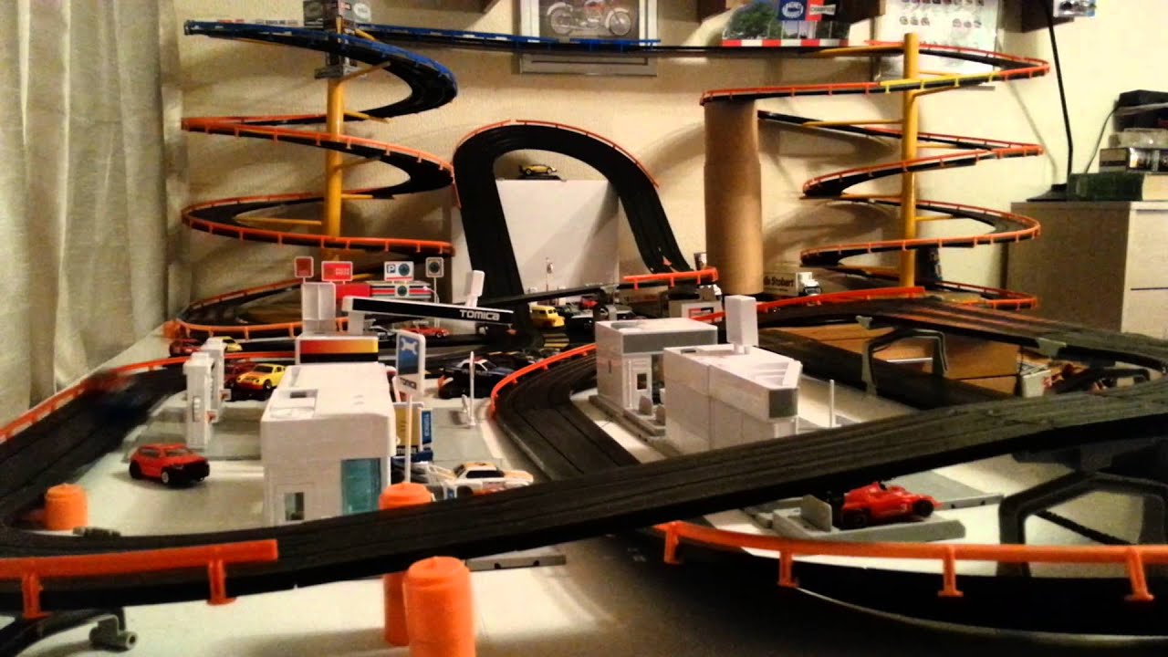 Ford tbirds tomy afx ho scale slot car racing - YouTube