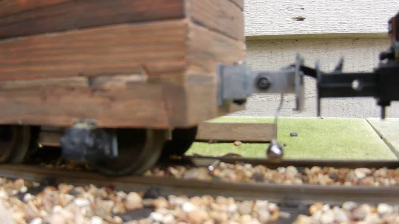 16mm scale SM32 Accucraft chopper magnetic uncoupling on the RWLR ...