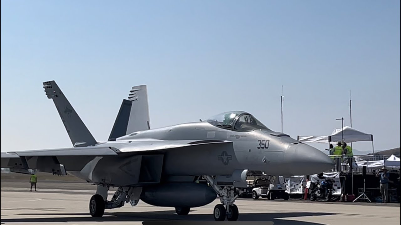 F-18 Action at Wings Over Camarillo Air Show - YouTube