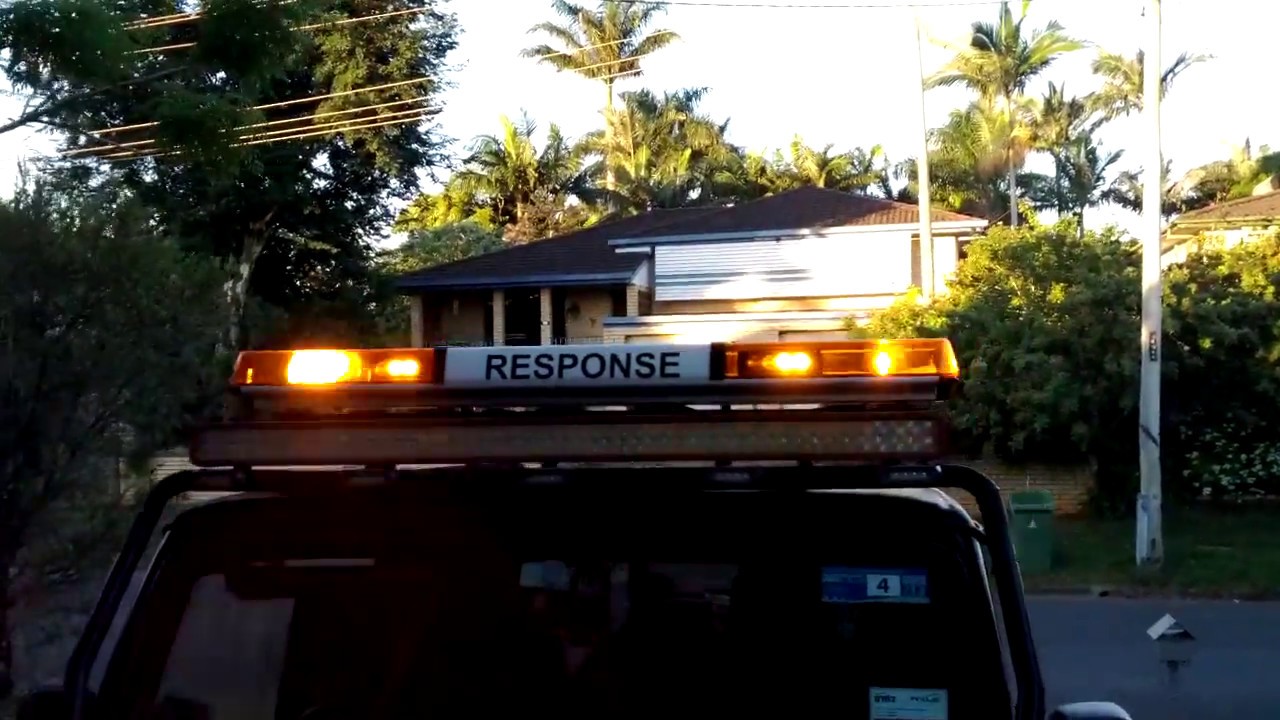 Premier Hazard Lightbar (1350mm) - YouTube