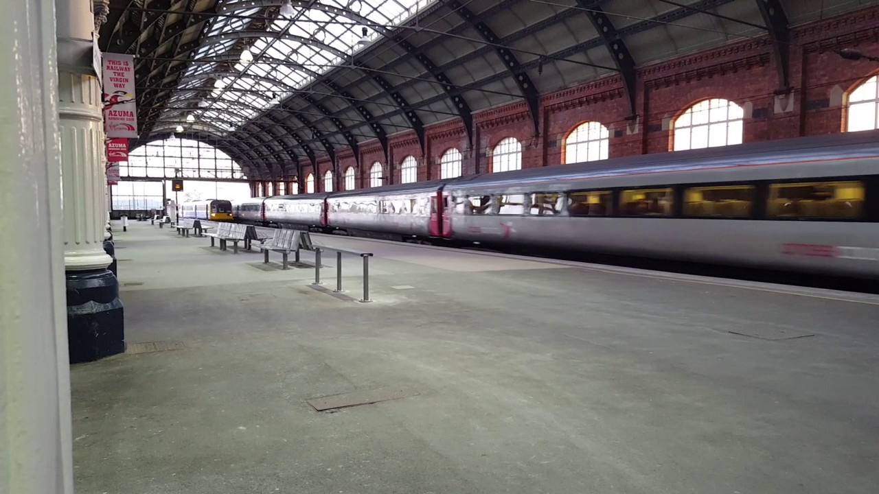 CrossCountry HST 43321+43301 at Darlington with 1S51 Plymouth to ...