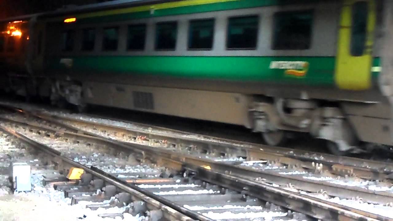 Irish Rail Class 201 no. 219 arriving at Cork Kent Station. [HD] - YouTube