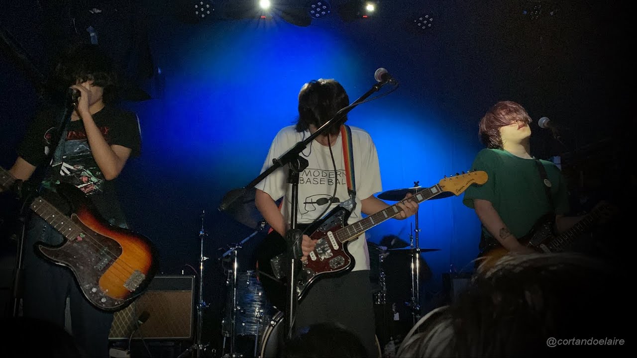 Confío en tus amigos - Kick ass (Bar de René, Septiembre 2023) - YouTube