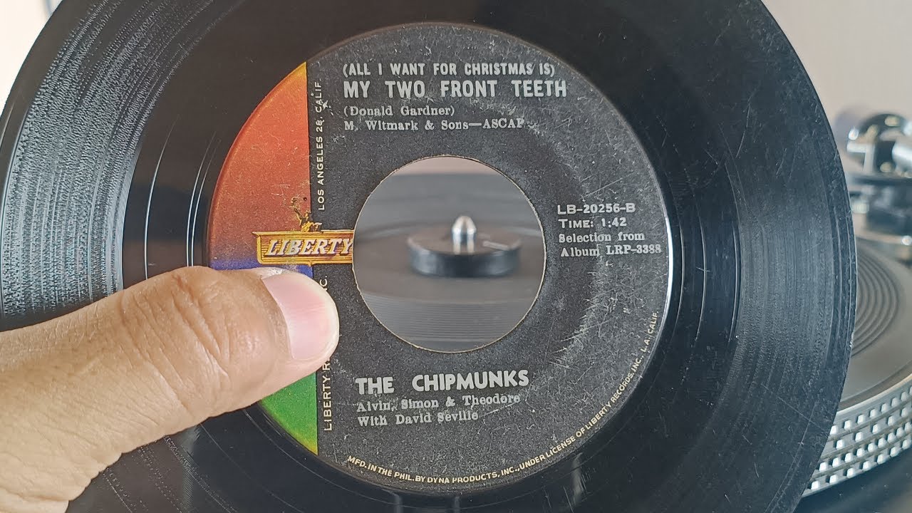 (ALL I WANT FOR CHRISTMAS IS ) MY TWO FRONT TEETH - The Chipmunks - YouTube