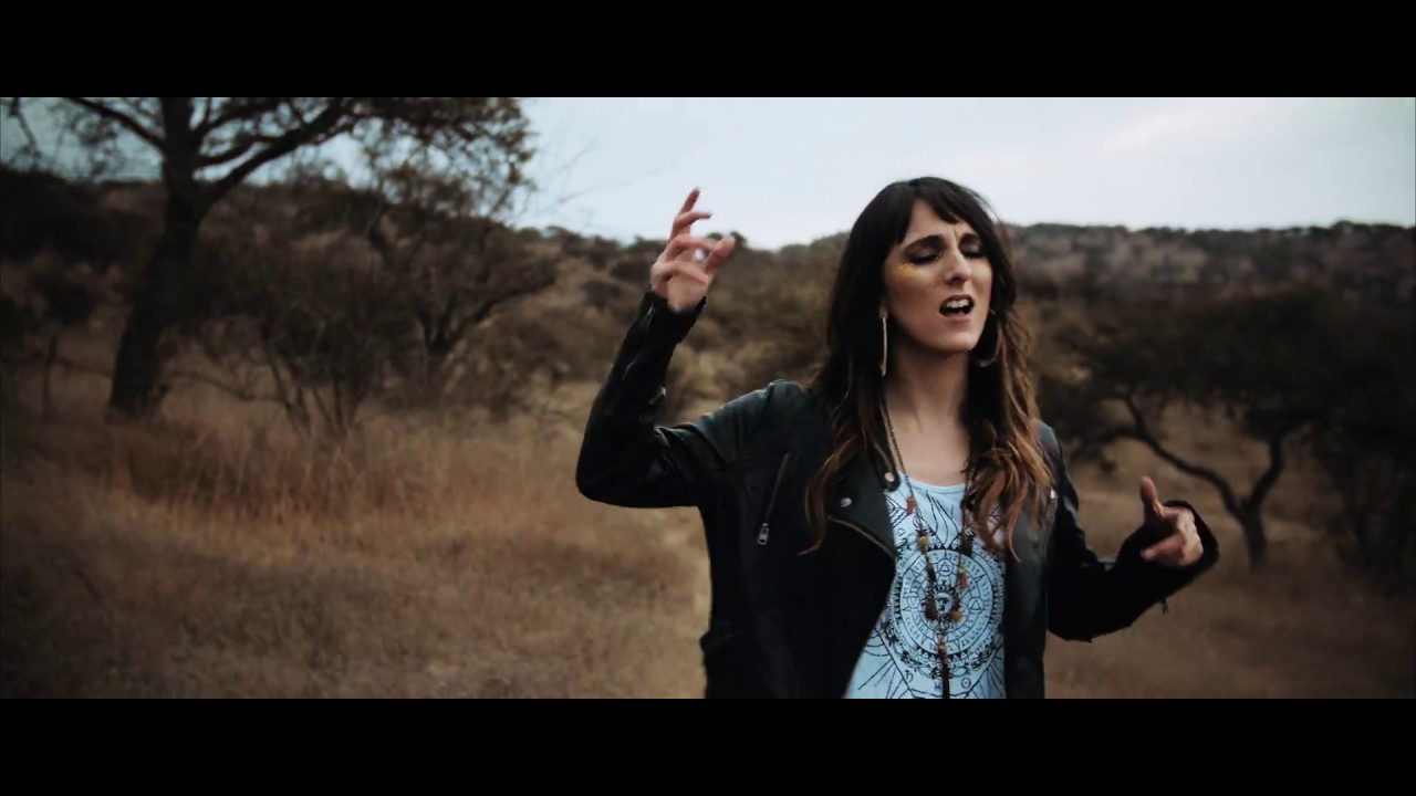 Daniela Amaya – A Mi Futuro (Versión Single) - YouTube