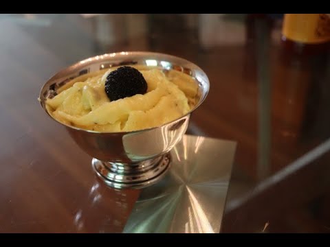 Joël Robuchon's Fabulous Mashed Potatoes / Purée de pommes de terre à ...