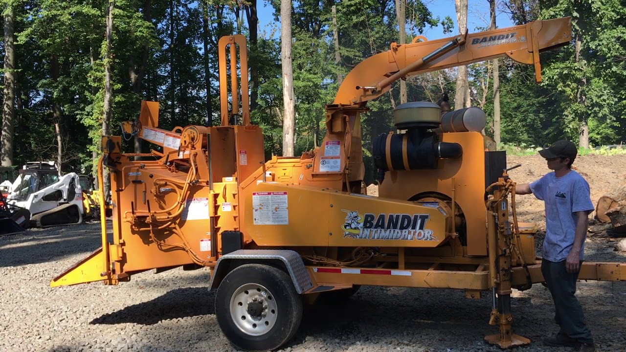 2014 Bandit 1890XP Chipper Stock #652-708 - YouTube