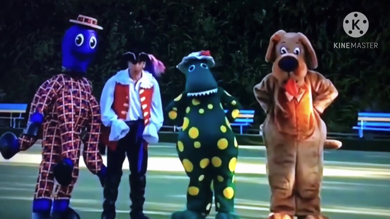 The wiggles Dorothy Henry Wags Captain running 2003 - YouTube