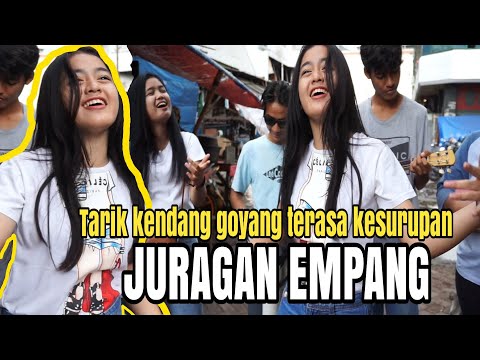 Pengamen cantik Goyang hot clay bikin meleleh‼️goyang juragan Empang sampai terasa kesurupan😁