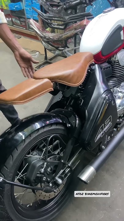 Jawa 42 bobber folding seat fixed at @atoz_bikemodifiers - YouTube