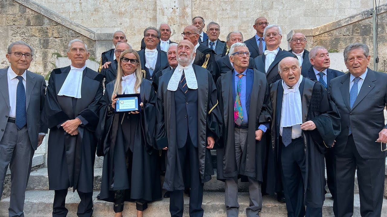 Bari, a 20 avvocati “Toga d’Oro” per i 50 anni di professione forense ...