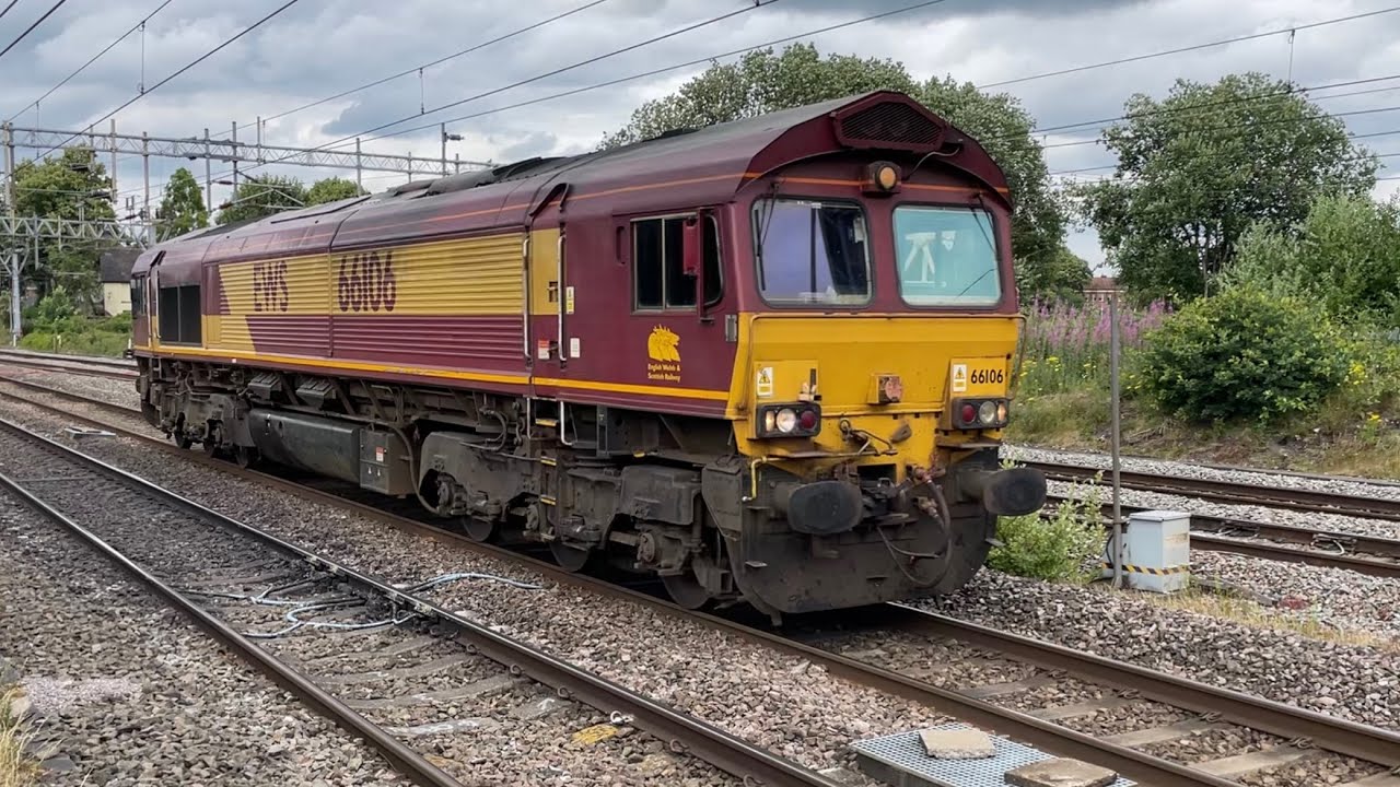 DB Cargo (EWS Liveried) 66106 Light Loco @ Madeley. 🏴󠁧󠁢󠁥󠁮󠁧󠁿🏴󠁧󠁢󠁷󠁬󠁳󠁿 ...