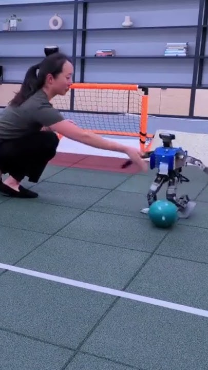 DeepMind training bipedal robots to play soccer using deep reinforcement learning - YouTube