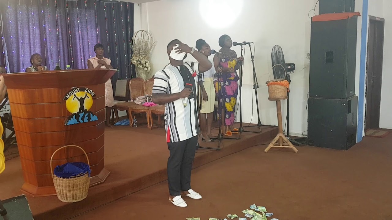 Powerful ministration by MIKE GIZO at MOUNT ZION CHURCH - YouTube