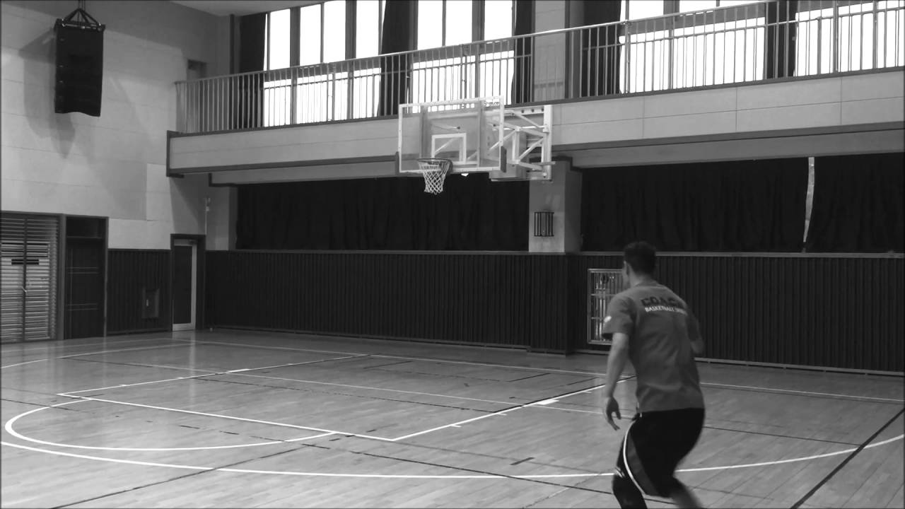 [BASKETBALL MOVES] Half Spin Step Back Jumper!! - YouTube