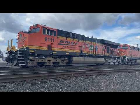 BNSF 6111 leads an extra H-GALPAS 4/12/23 - YouTube