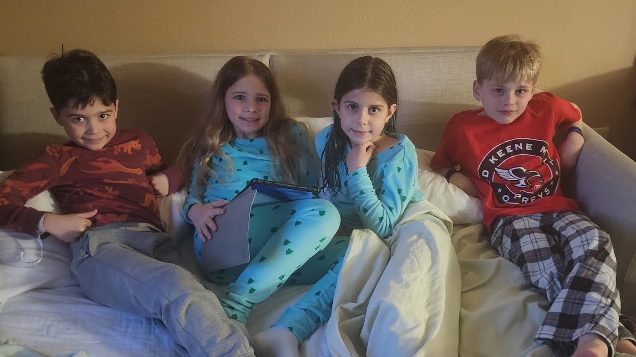 when your at the arcade having so much fun 😁!!! - YouTube