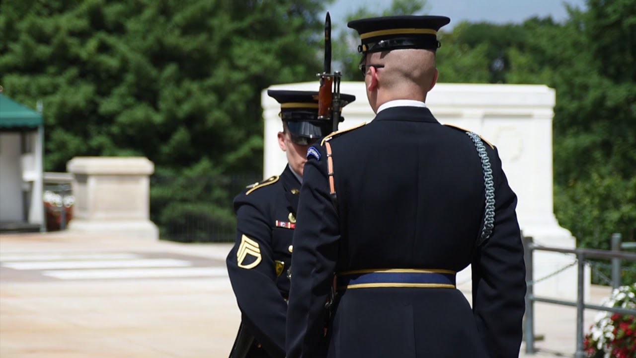 Tomb of the Unknown Soldier: Changing Of The Guard Rifle Inspection ...